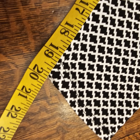 Suave | Pants & Jumpsuits | Suave Black And White Capri Tummy Control ...